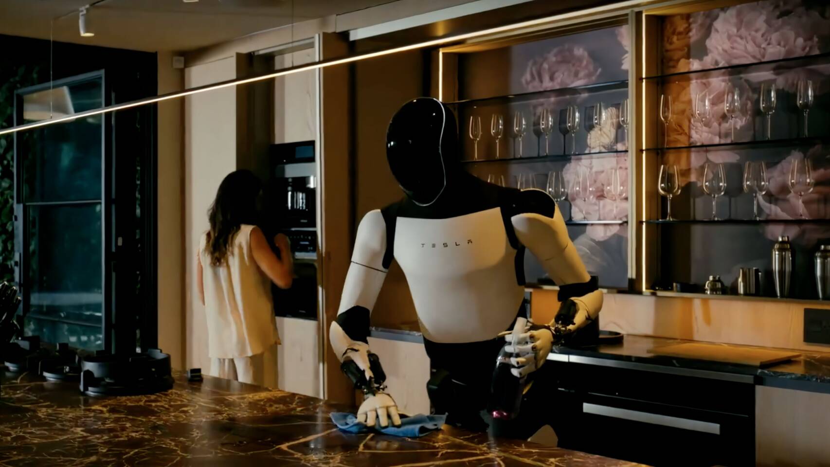 Optimus, el nuevo robot de Elon Musk, promete cuidar a tus hijos y ...