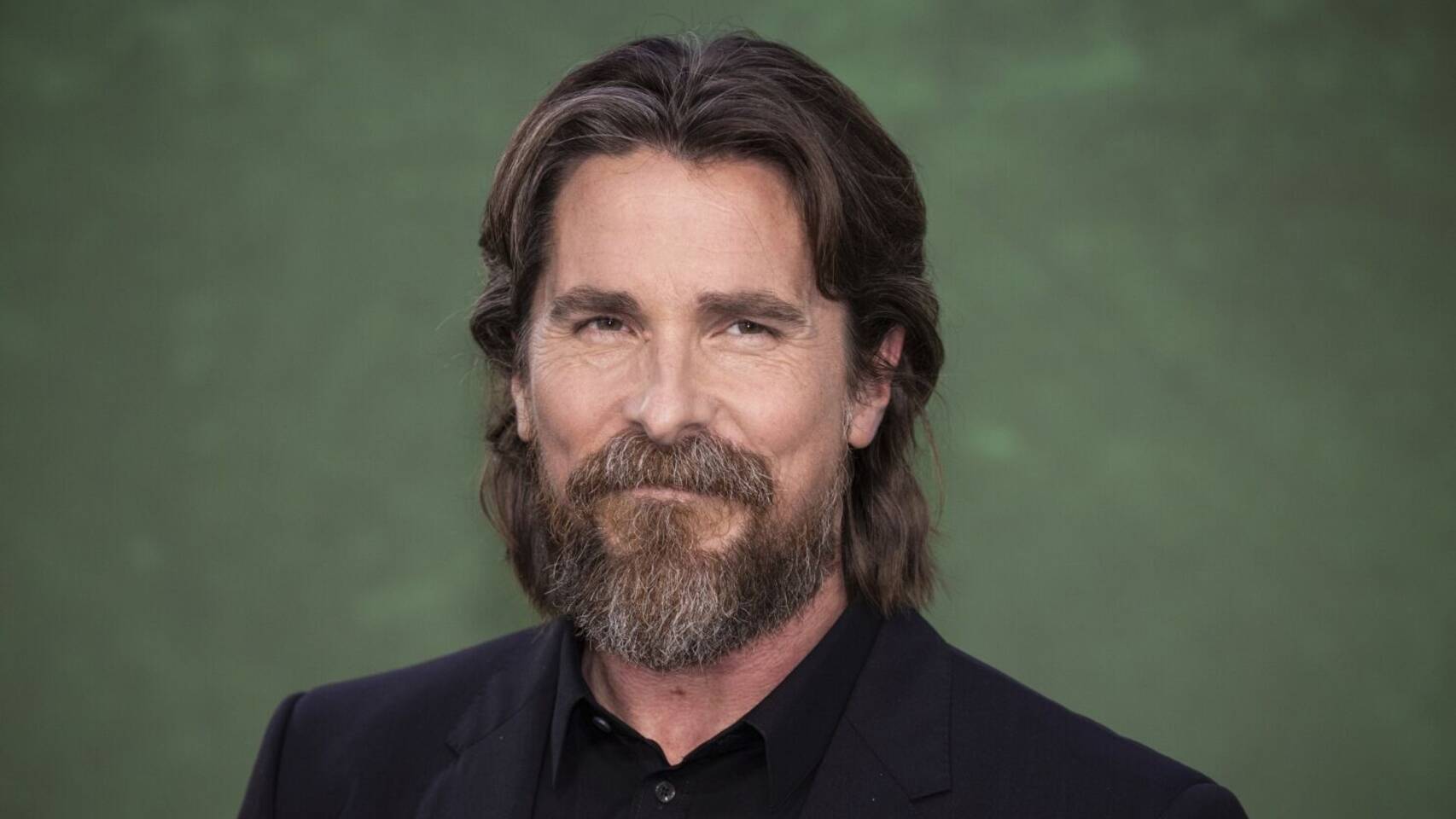 Christian Bale (52), actor, zanja la polémica con el Frankenstein de ...