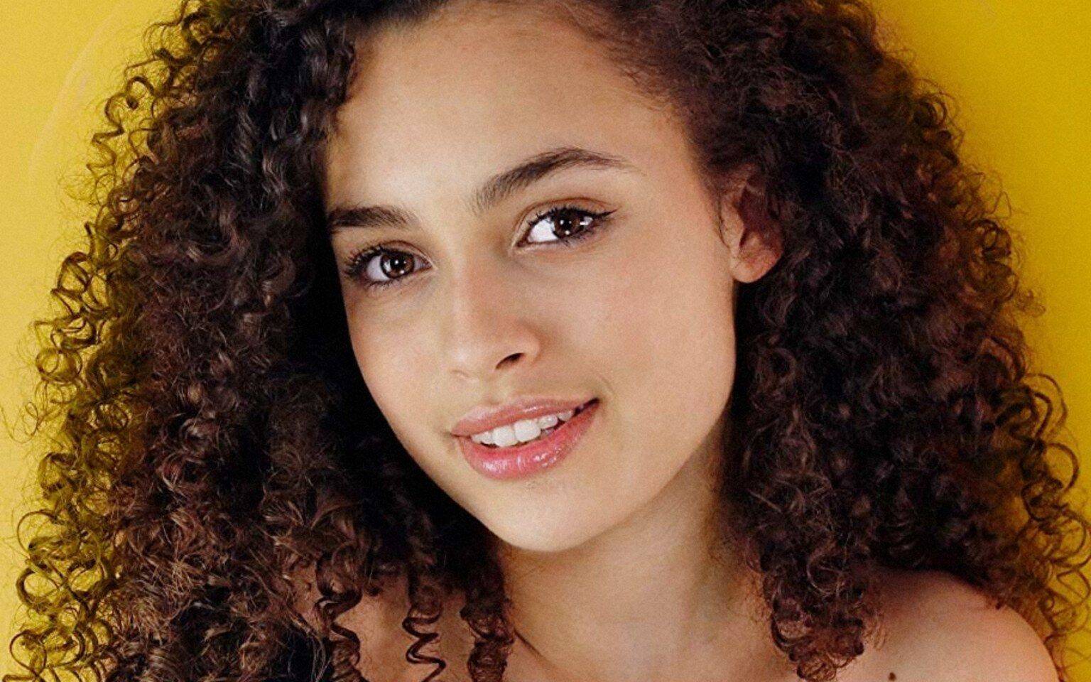 Muere Mya-Lecia Naylor, actriz de 'The Witcher', a los 16 años - Vandal ...