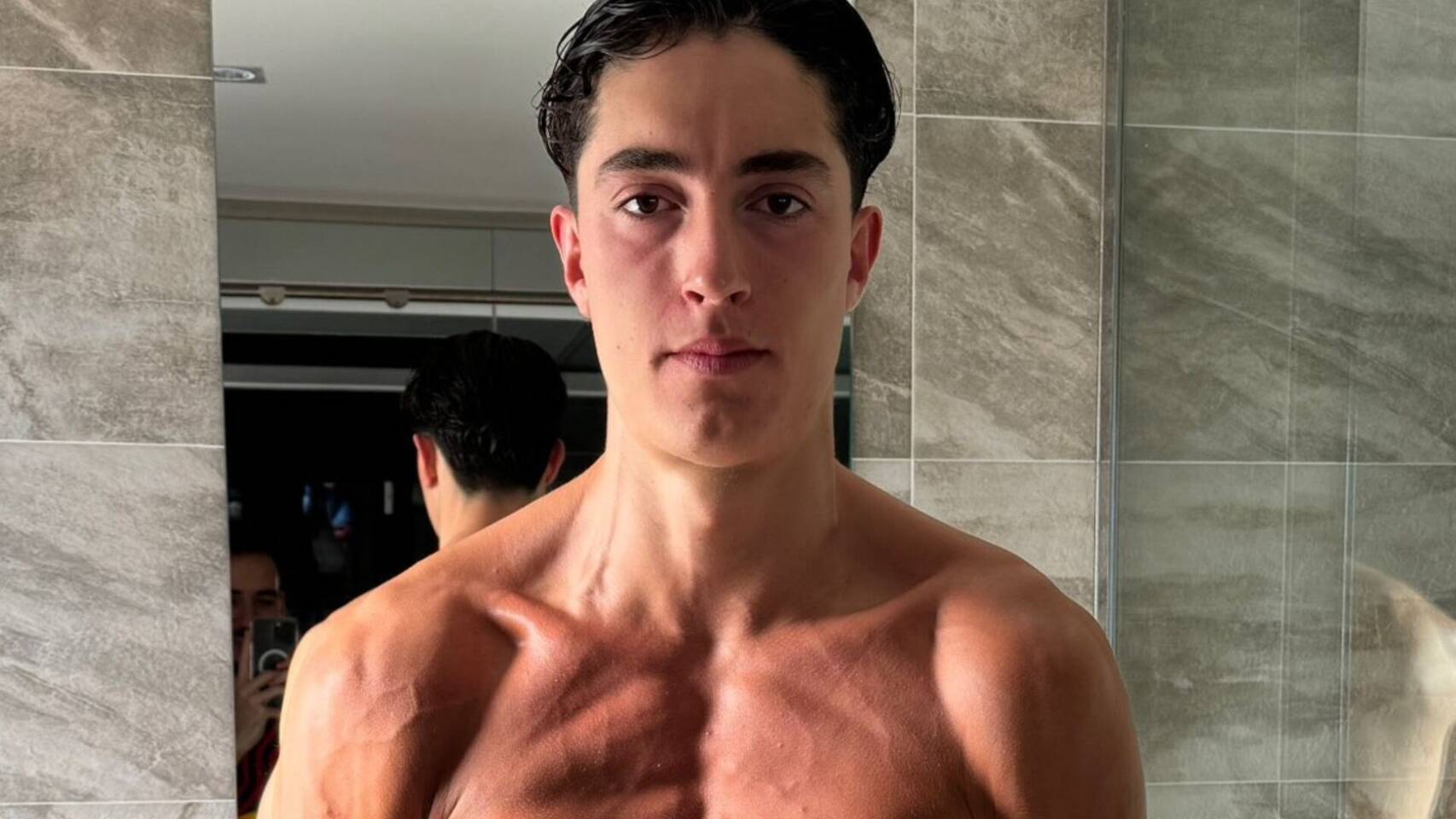 Plex impresiona con su cambio físico repleto de músculos para 'La ...