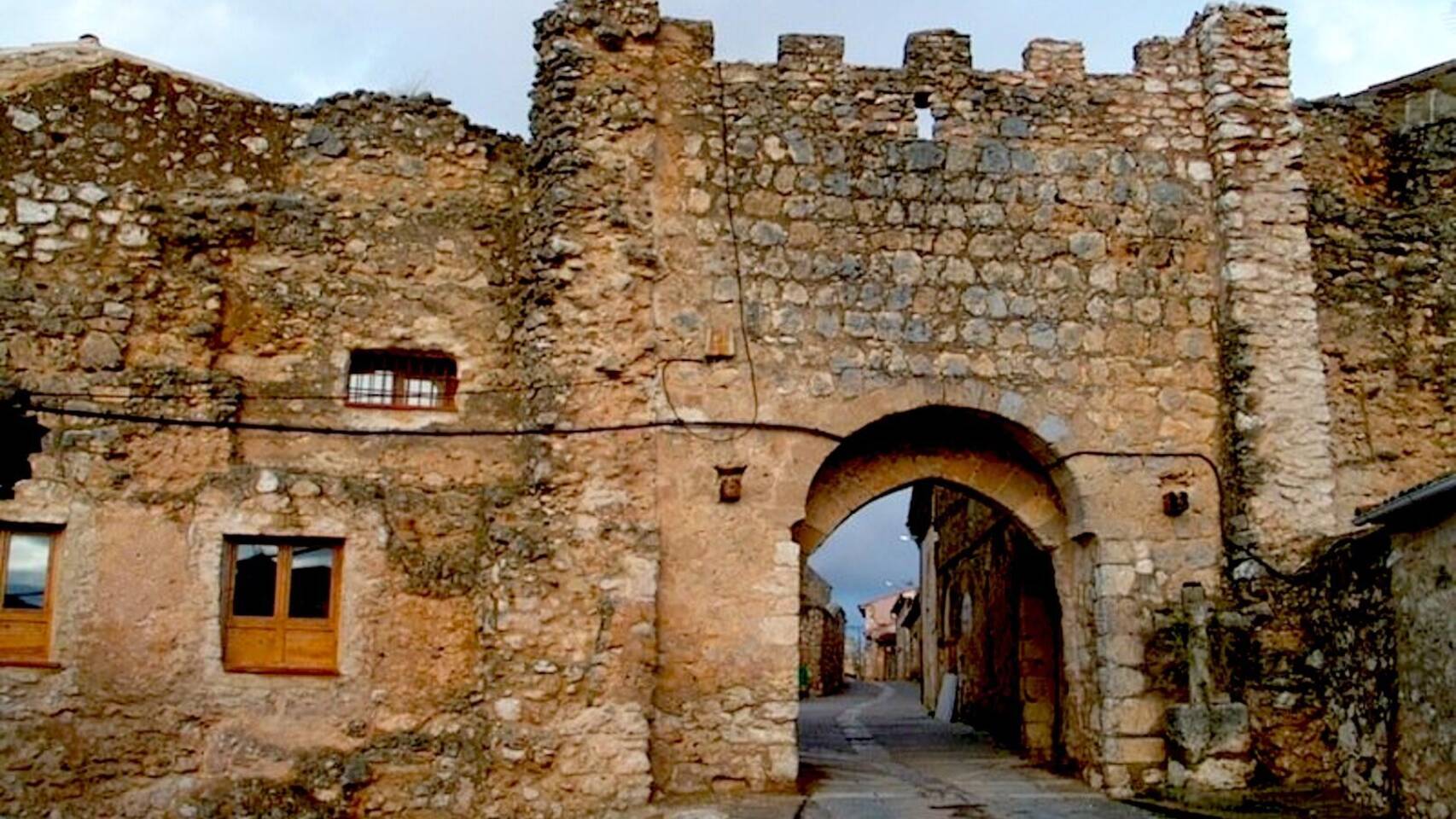 El pueblo medieval ideal para una escapada de primavera: espectacular ...