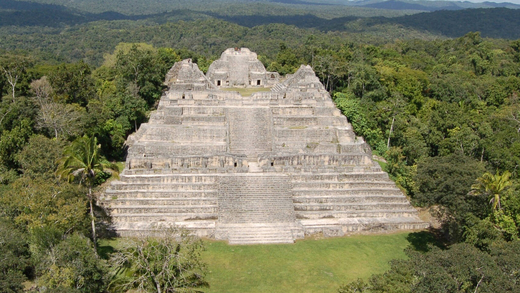 Descubren una ciudad perdida maya que resistió más de un siglo a la ...