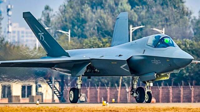 No es ciencia ficción: alarma y preocupación por el avanzado caza invisible chino J-35 que ya ...