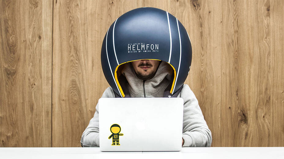 Helmfon, el enorme y extraño casco para aislarte de todo el ruido ...