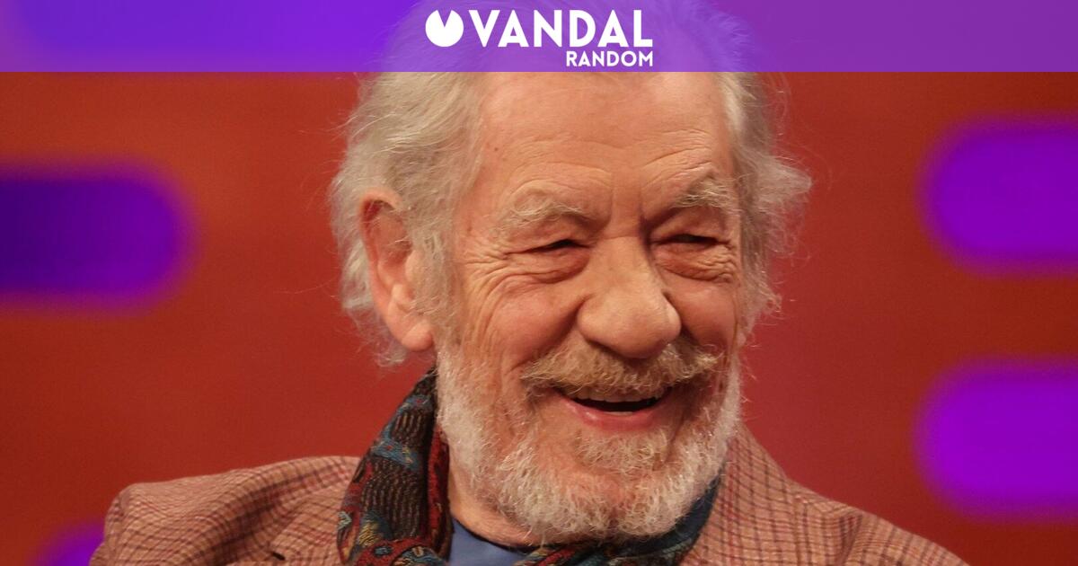 Ian McKellen sufre una caída en el escenario en plena actuación y es ...