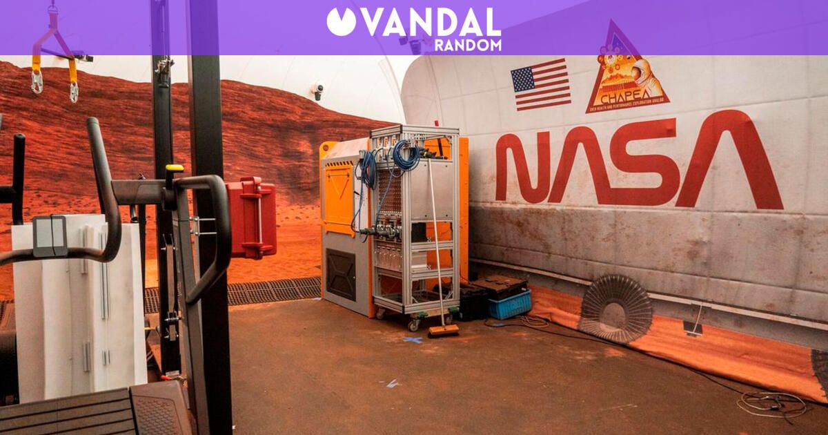 Científicos que permanecieron un año en una simulación de base marciana ...