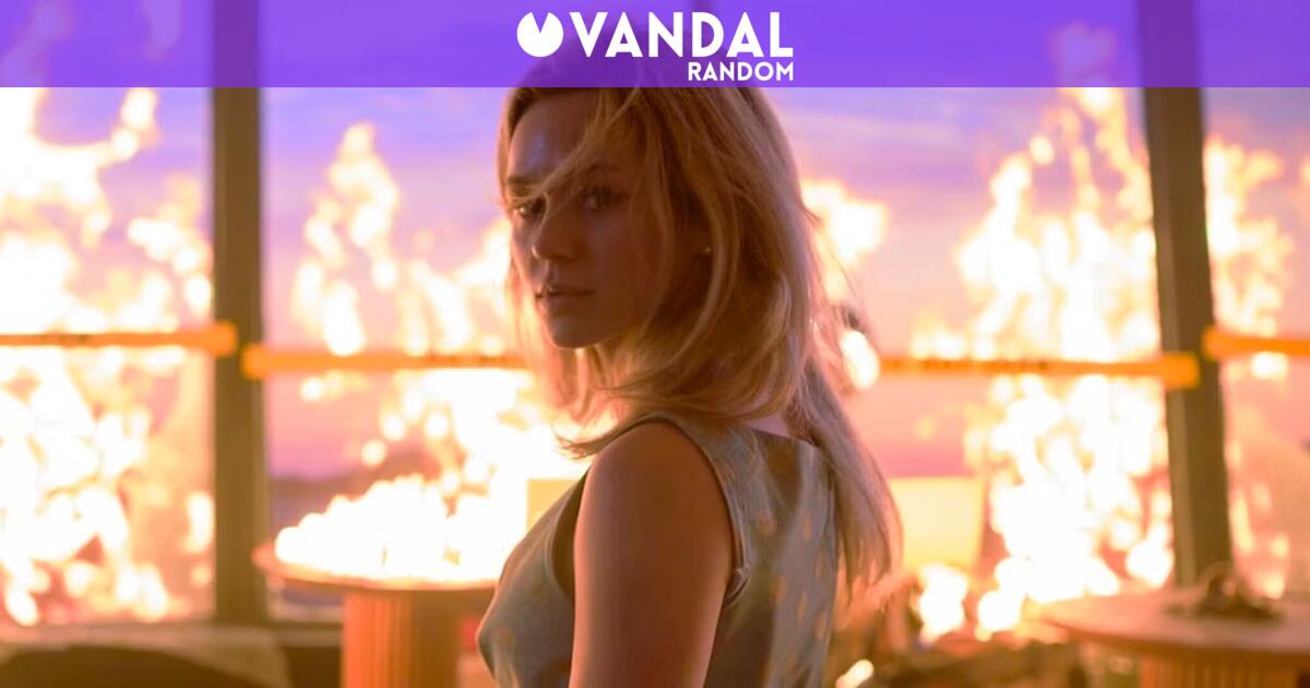 Chy burd erothots arrived at the place and Cleo opened the